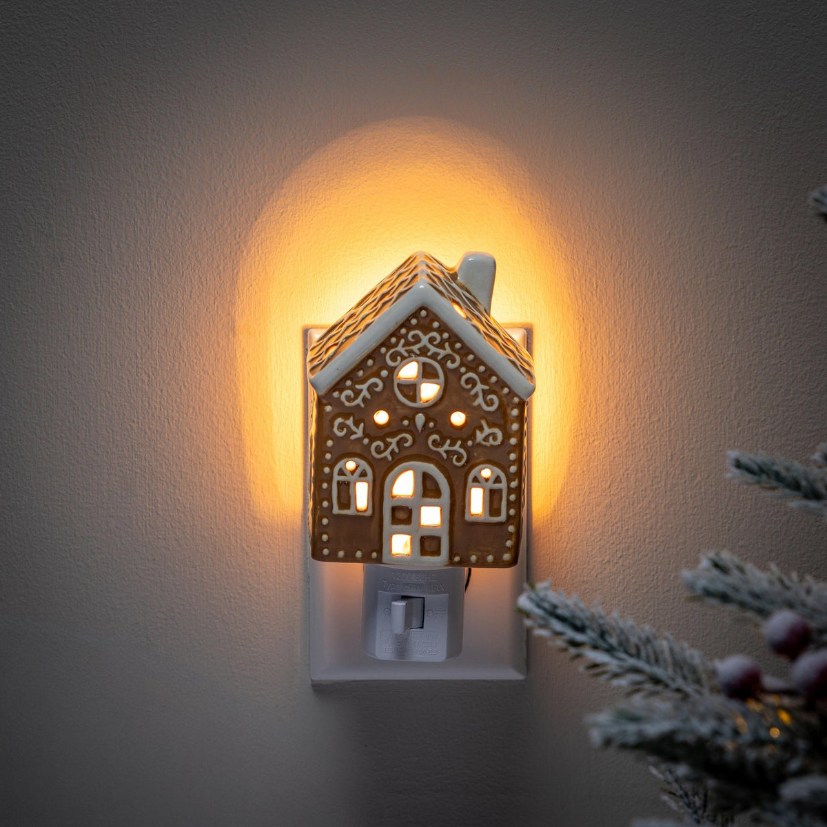 Evergreen Enterprises Ceramic Gingerbread House Night Light – D & D ...